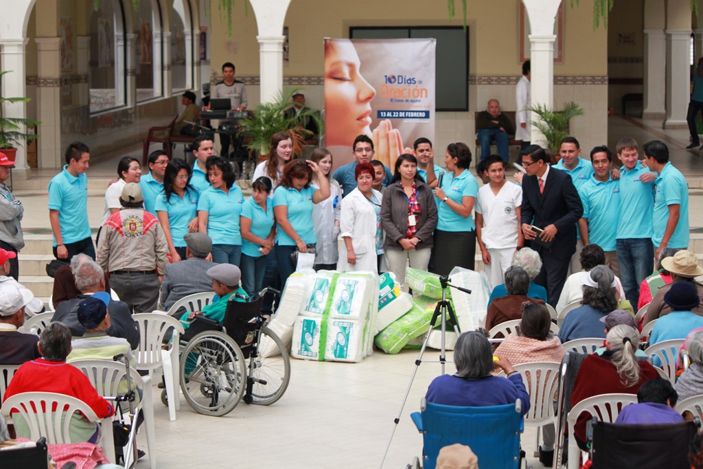 El hogar "Corazón de María" recibió la visita de los amigos Adventistas ...
